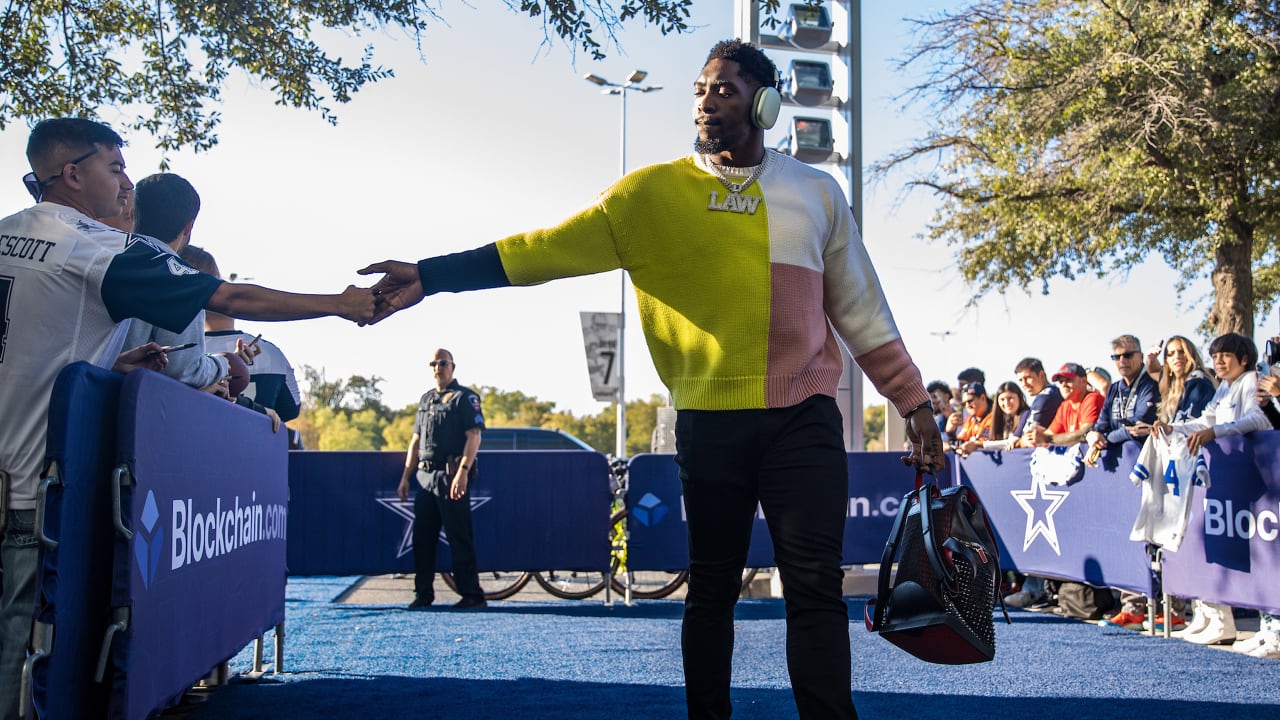 Blue Carpet Arrivals: Cowboys vs Bears | 2022