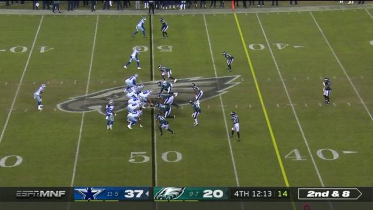 Corey Clement Burst Up the Middle For 38-yards