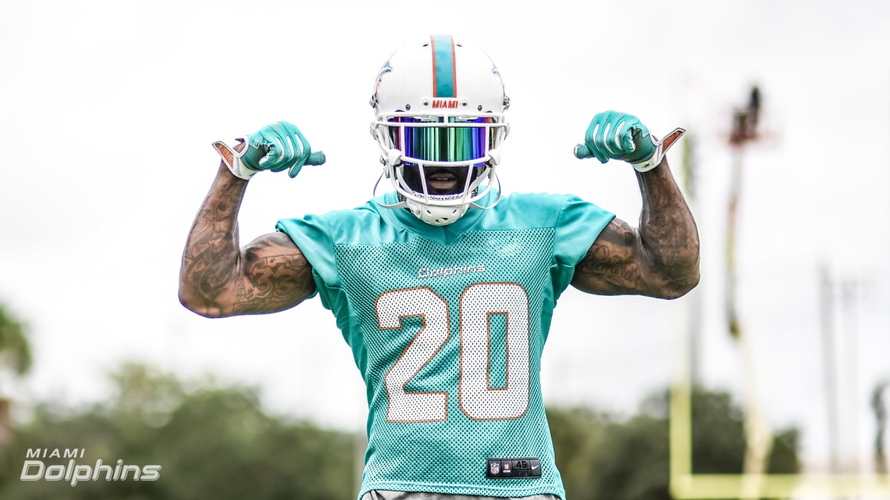 DOLPHINS DARKROOM: Reshad Jones Offseason Gallery