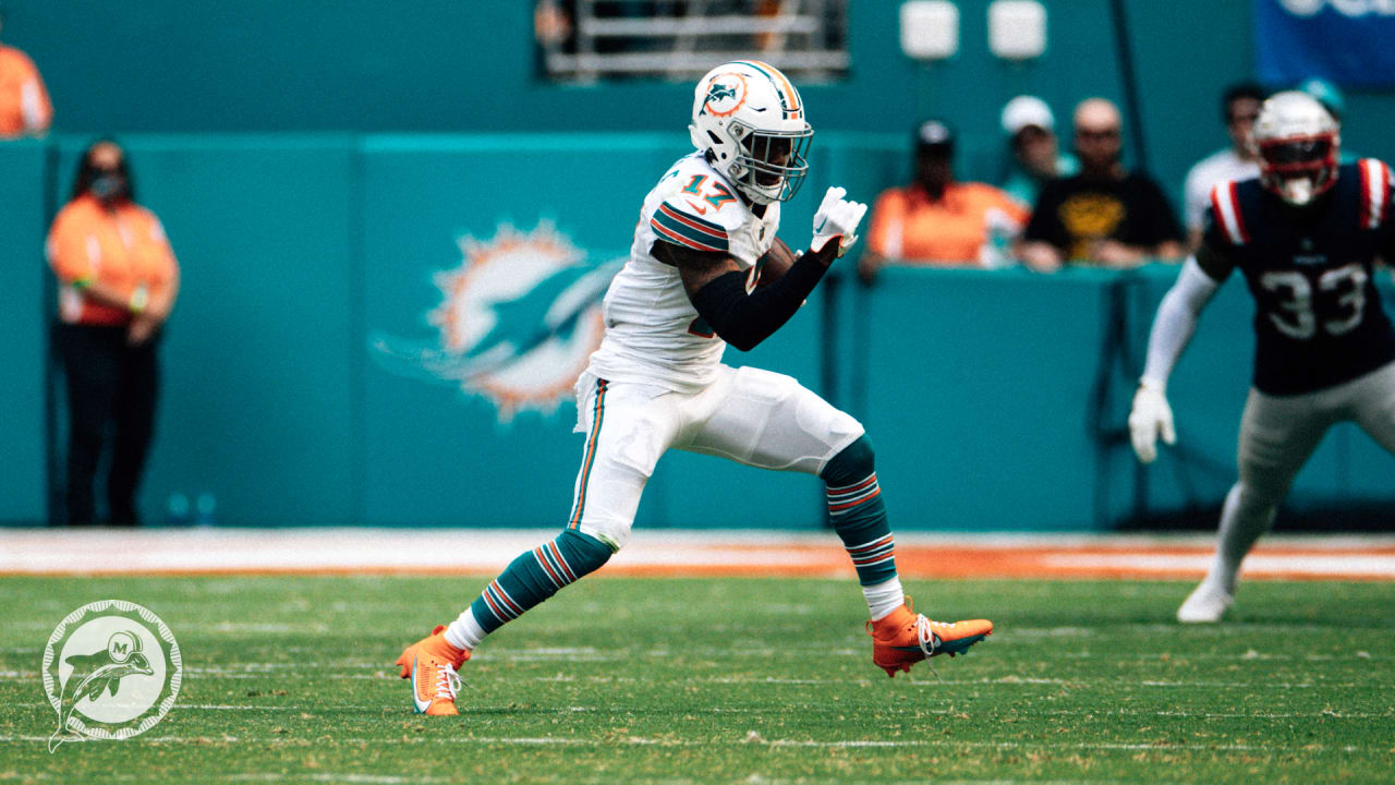 Jaylen Waddle: Week 8 Every Catch in 121-Yard Game