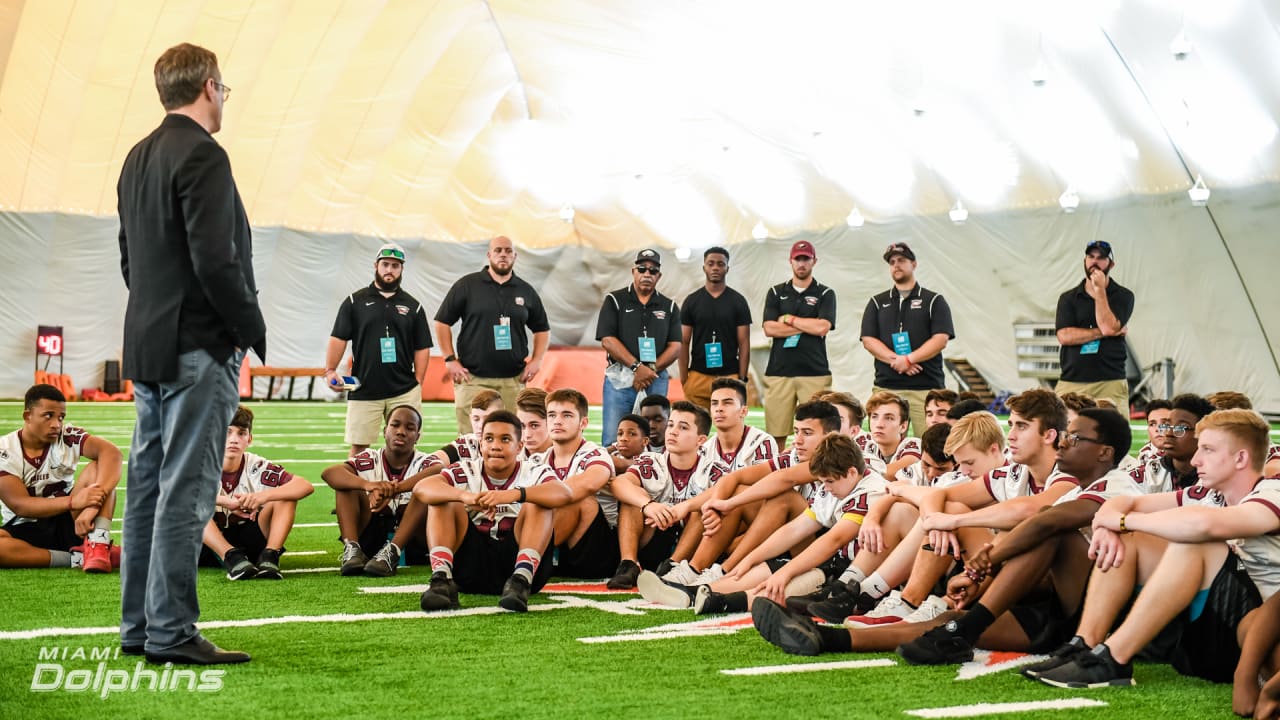 Tom Garfinkel Speaks To MSD Football Team