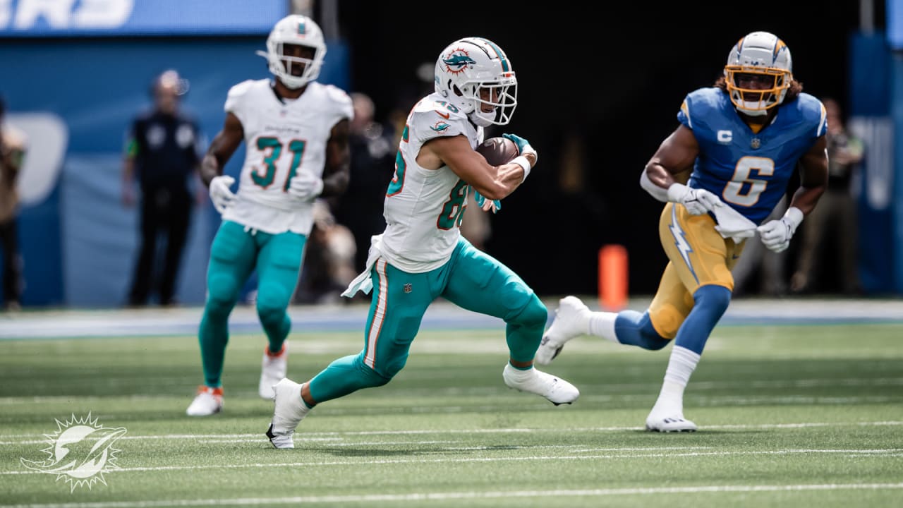 Tua Tagovailoa Dots River Cracraft In Stride for 24-Yard Catch and Run