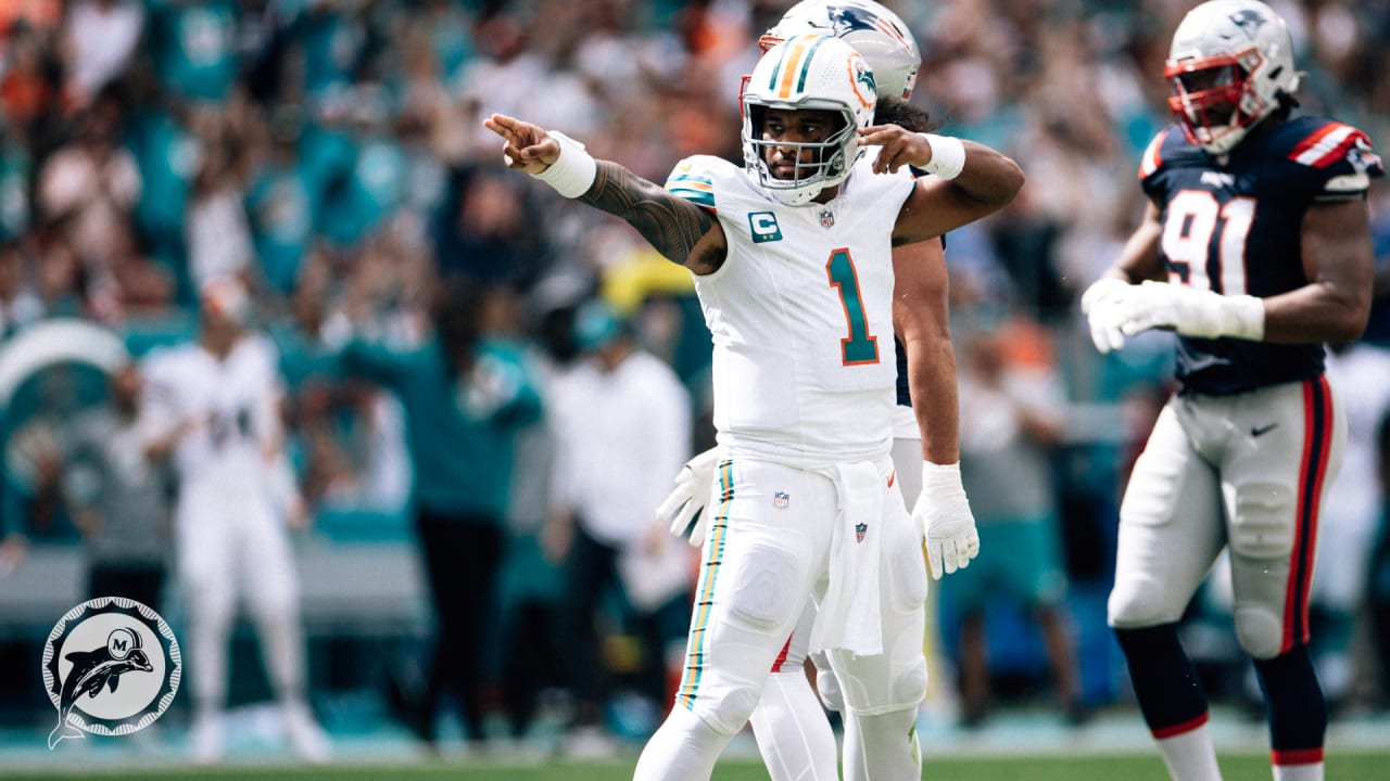 Tua Tagovailoa Zooms Up the Middle for 8-Yard Scramble on Fourth-and-4