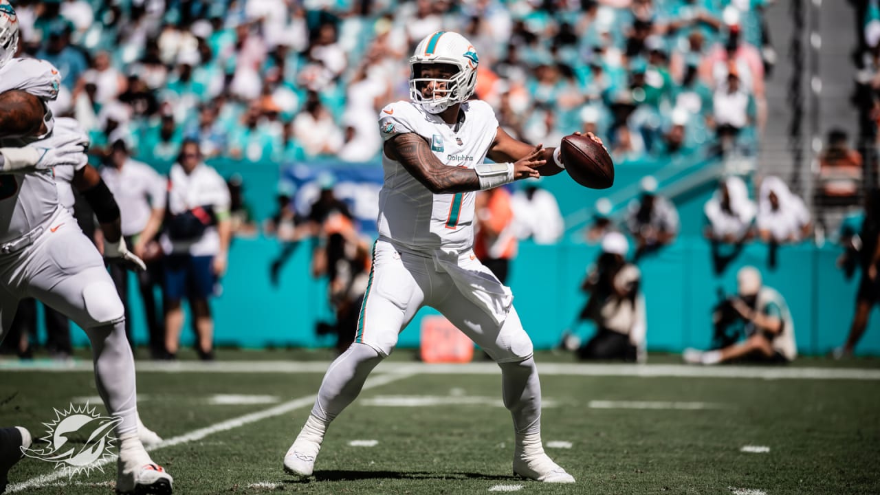 Tua Tagovailoa: Week 6 Best Plays from 3-TD Game