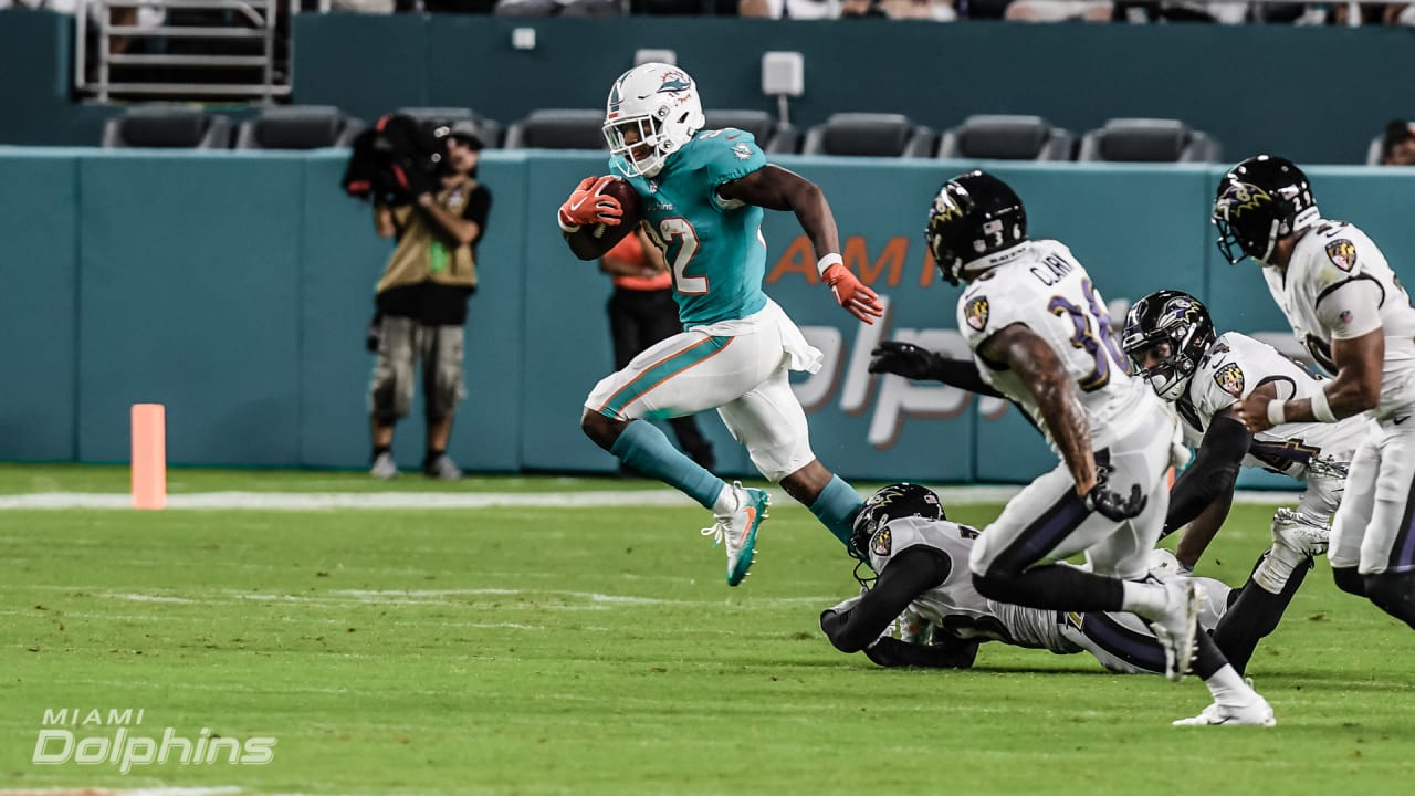 Kenyan Drake Breaks Free For 30-yard Gain
