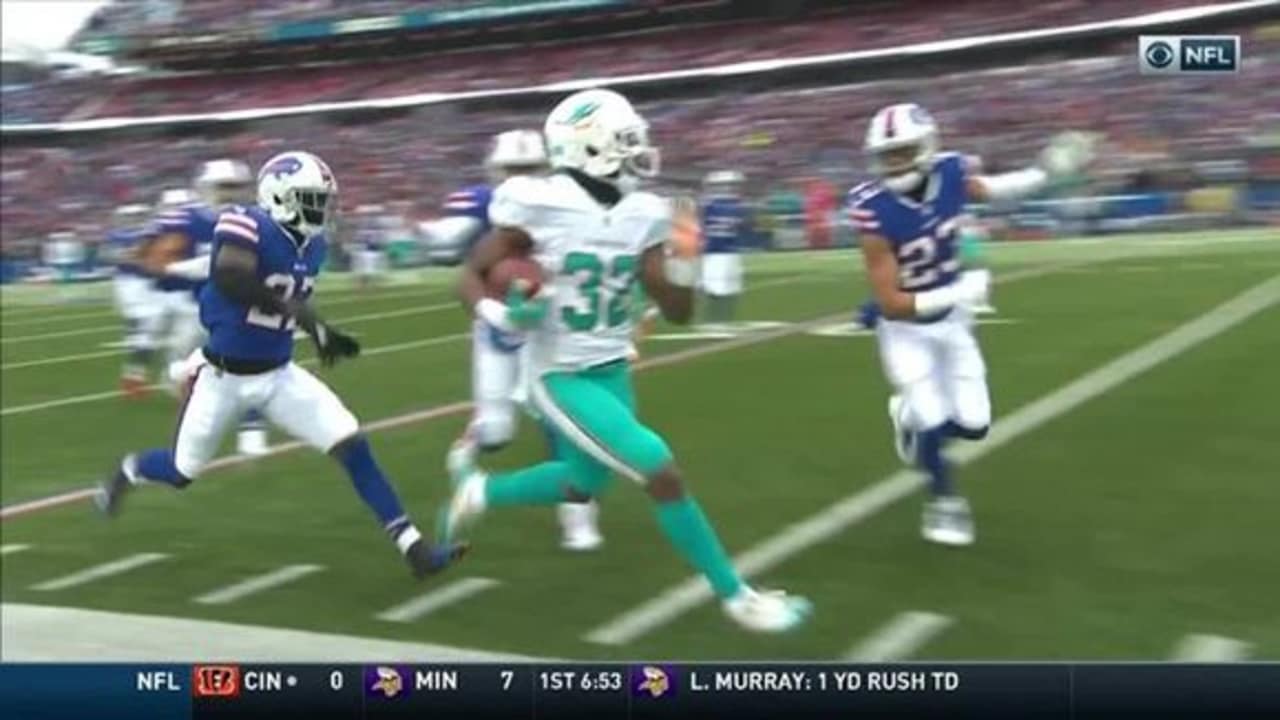 Kenyan Drake Explodes Into The Red Zone On A 31-Yard Pickup