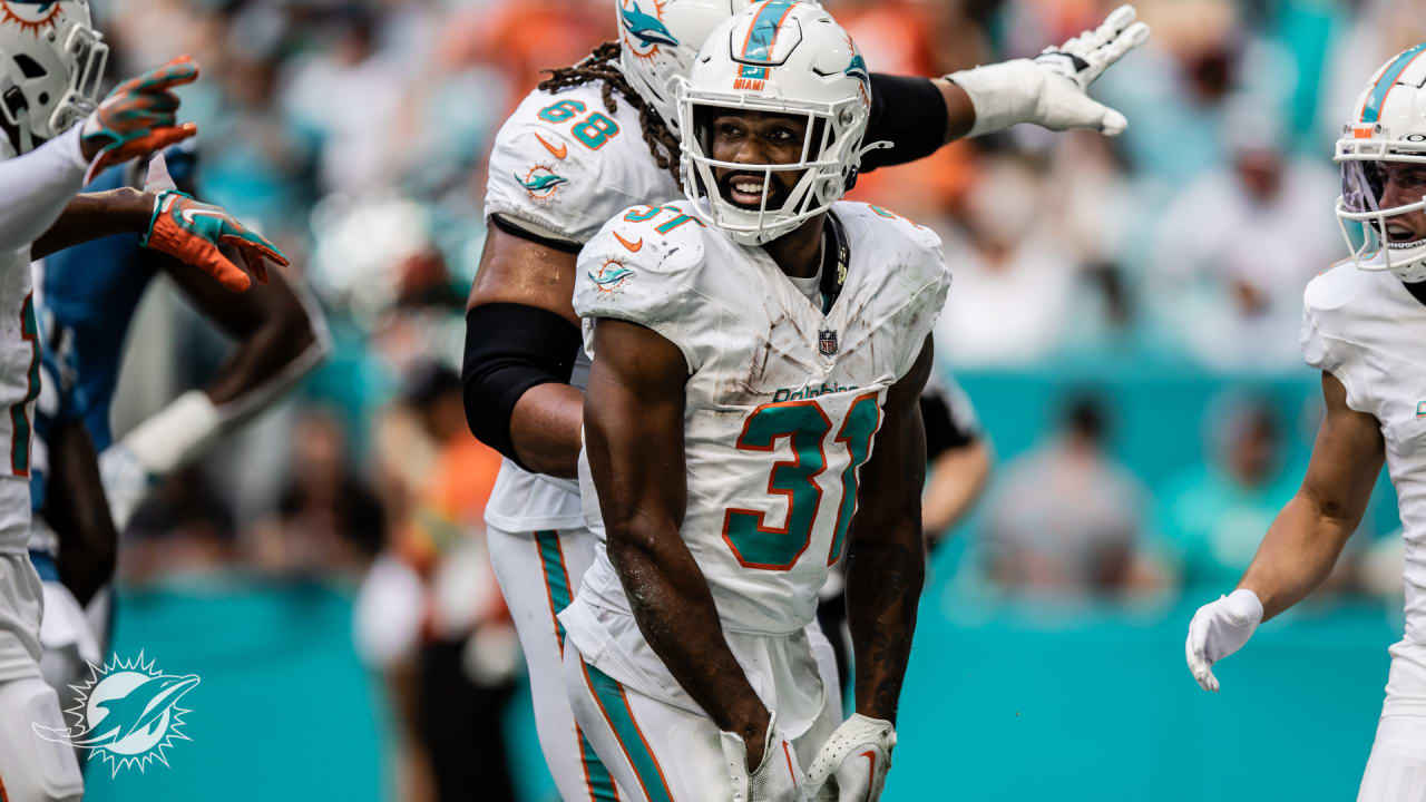 Raheem Mostert Continues Dominant Performance with Third TD of Game