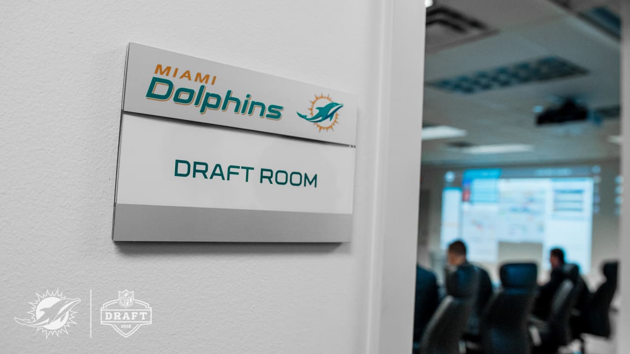 DOLPHINS DARKROOM: Inside The Draft Room