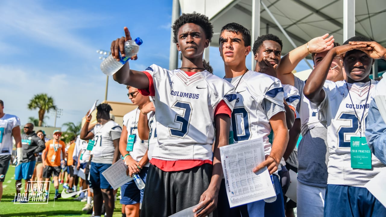 DOLPHINS DARKROOM: Dolphins Host Christopher Columbus High School ...