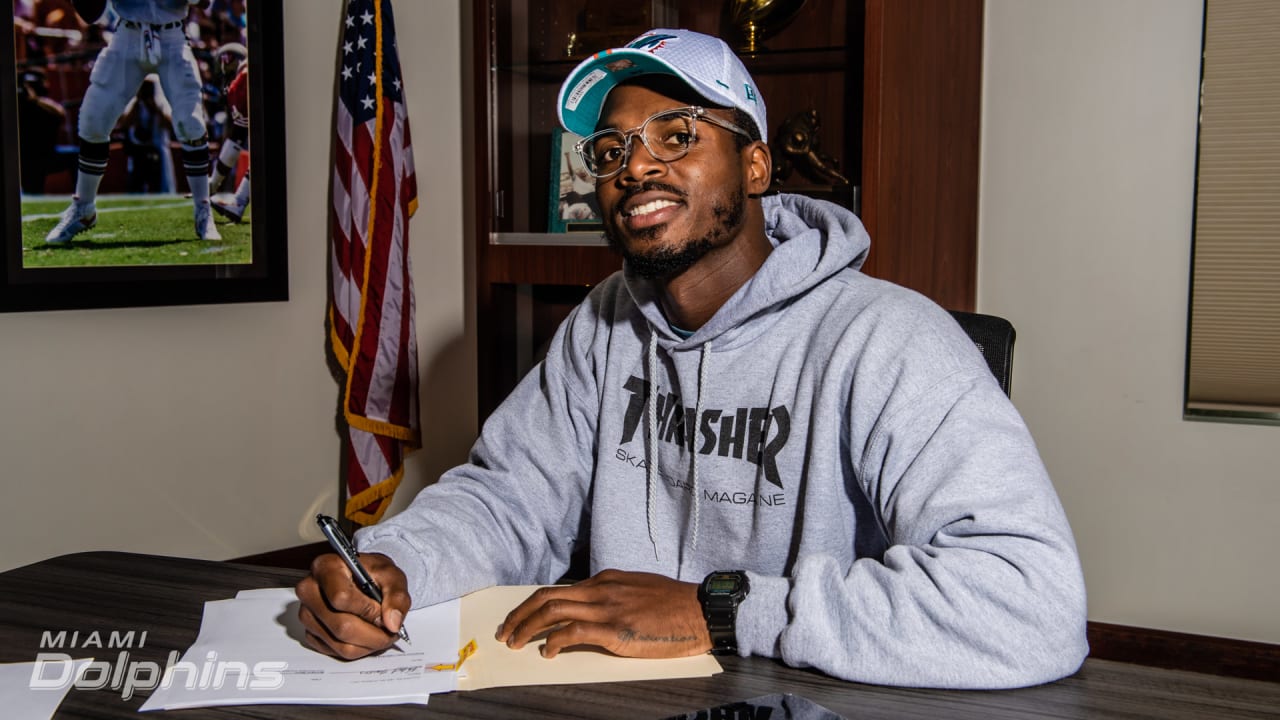 Miami Dolphins Sign WR Robert Foster