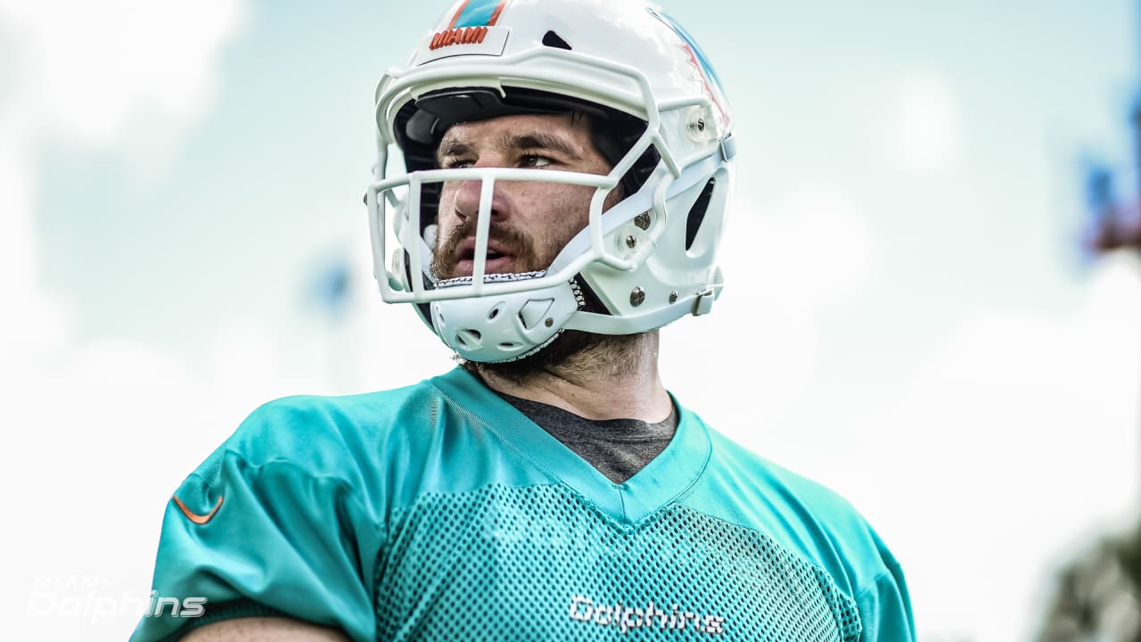 Dolphins Place Mike Hull On Reserve/PUP