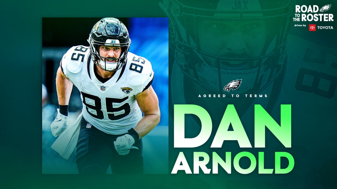 Eagles agree to terms with TE Dan Arnold