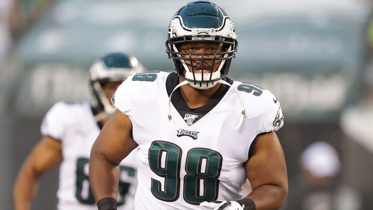 Eagles waive DT Bruce Hector, DB Prince Smith