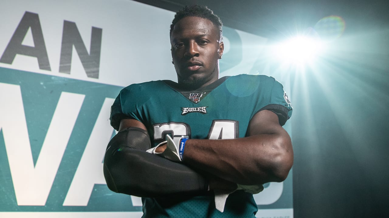 Silent Thunder Eagles RB Jordan Howard magazine feature