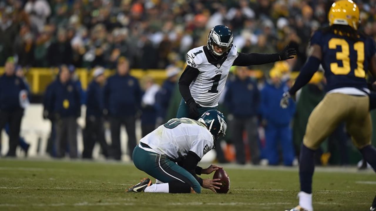 Eagles Trail 30-6 At Halftime