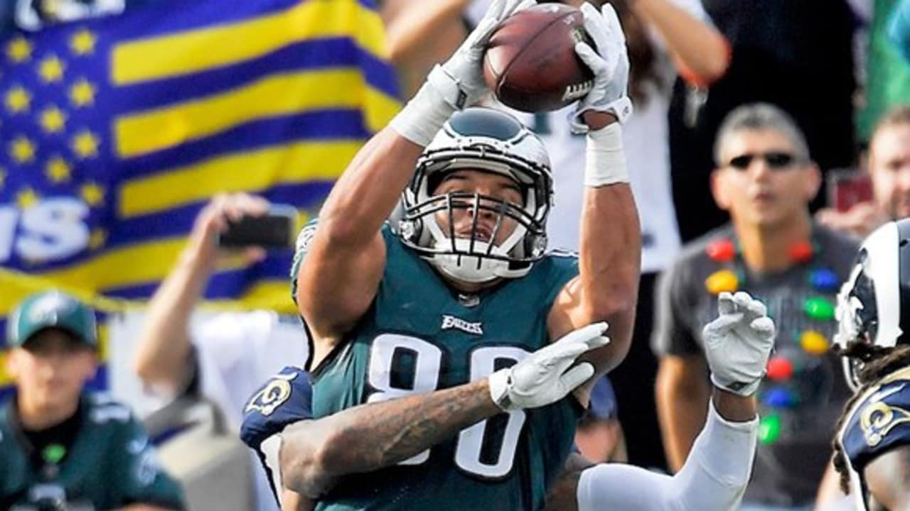 Highlight: Quarterback Carson Wentz Sends Perfect Pass To Tight End ...