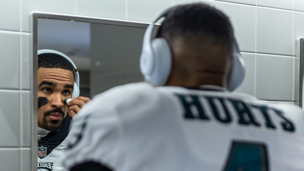 Ella on the Scene: A look at Jalen Hurts' regimen