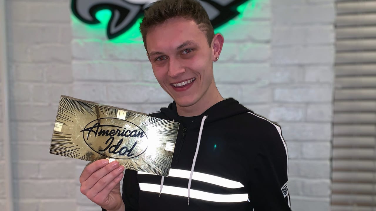 Look out, Hollywood! Eagles Cheerleader Kyle Tanguay receives golden ...