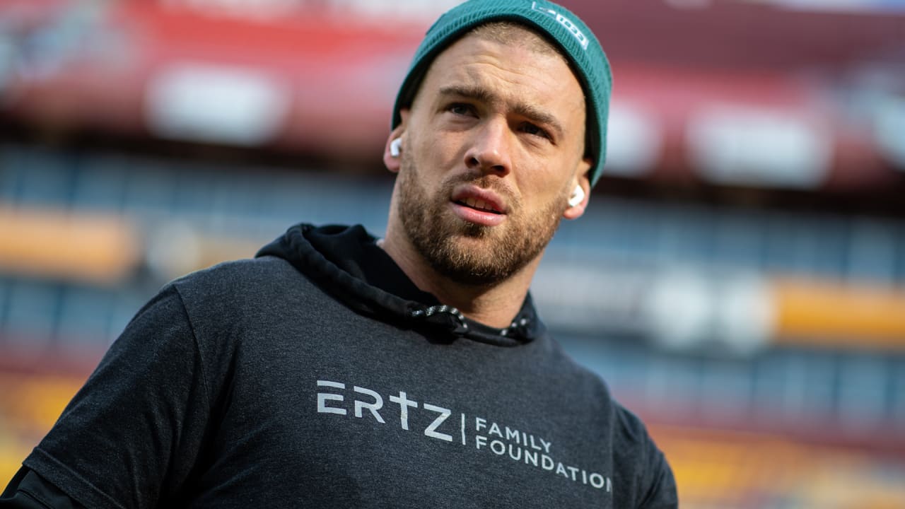 Zach Ertz steps up to help the Philadelphia community