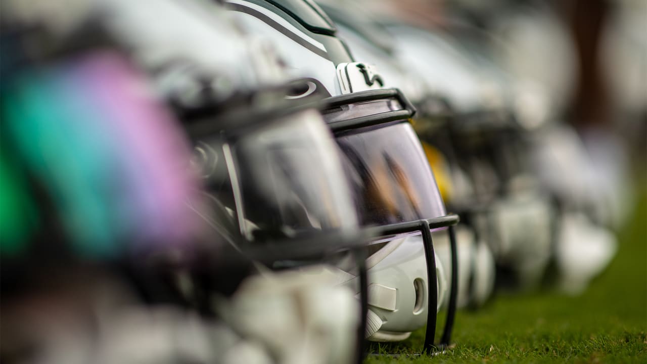 Eagles sign TE Hakeem Butler and LB Rashad Smith to the practice squad