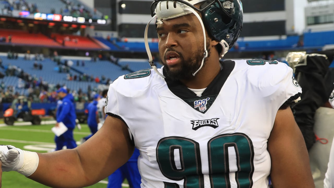 Eagles DT Bruce Hector re-signs practice squad