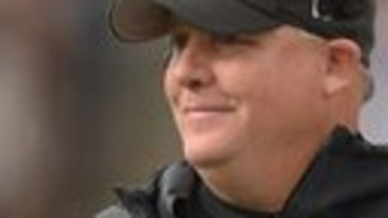 How Chip Kelly Won Over The Team