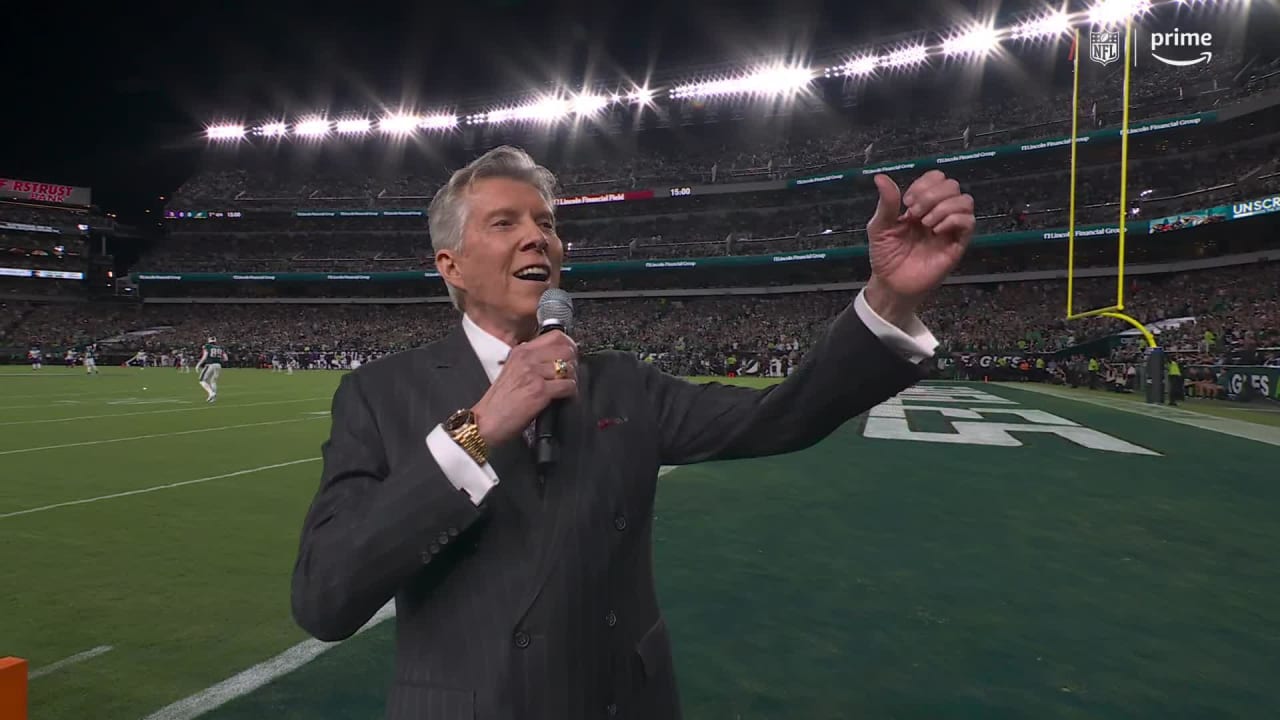Highlight: Michael Buffer kicks off Thursday Night Football
