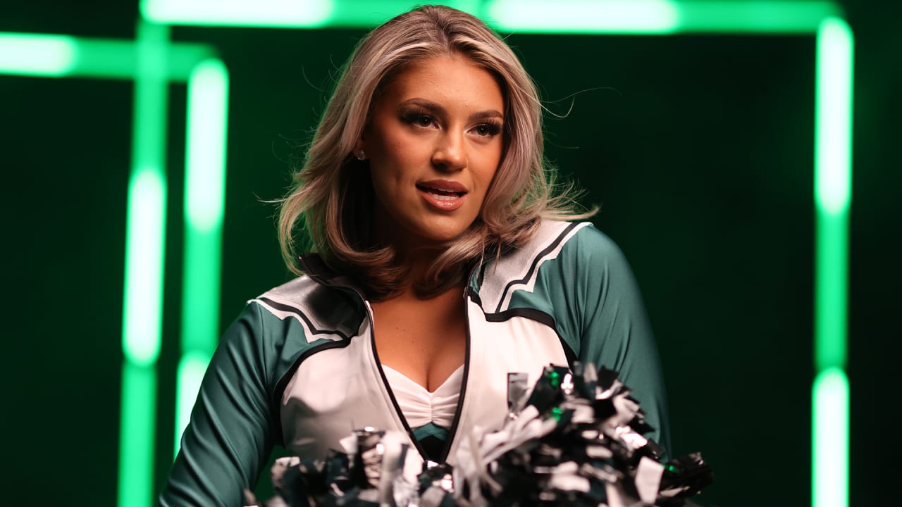 Meet the Eagles Cheerleaders