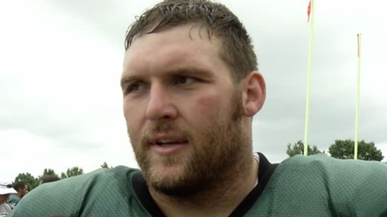 Versatile Barbre Taking Reps With First Team