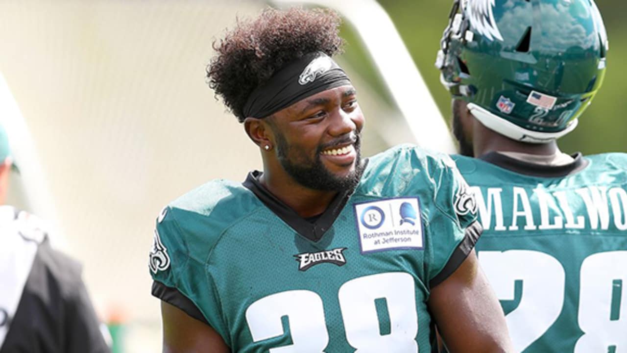 Kenjon Barner Takes The Spot Of His Mentor Darren Sproles