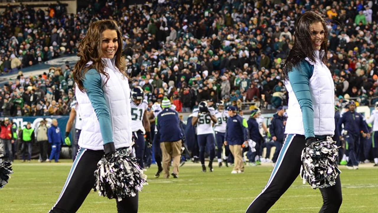Cheerleaders on Gameday: Seattle