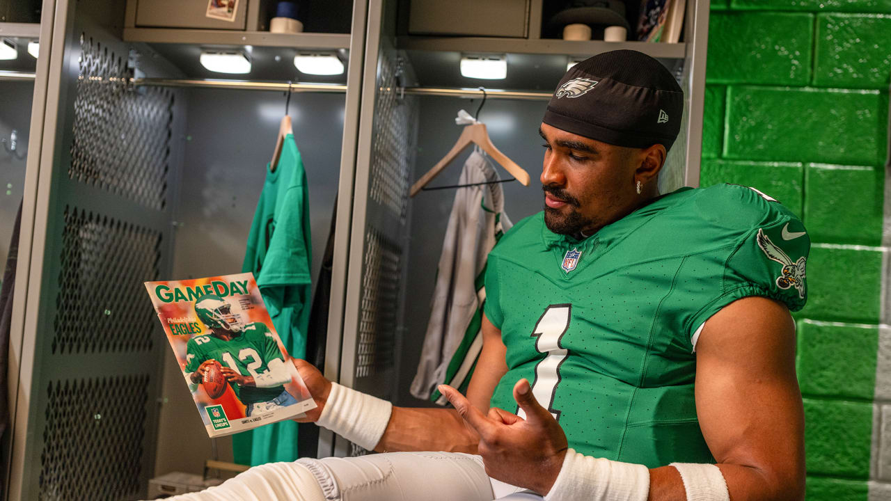 Eagles sport Kelly Green uniforms in vintage locker room