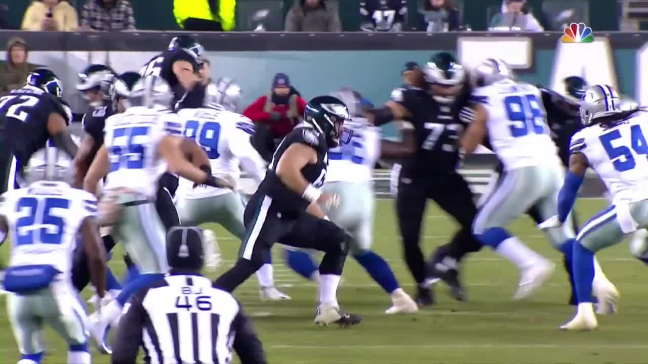 Josh Adams Breaks Free For 29-Yard Run