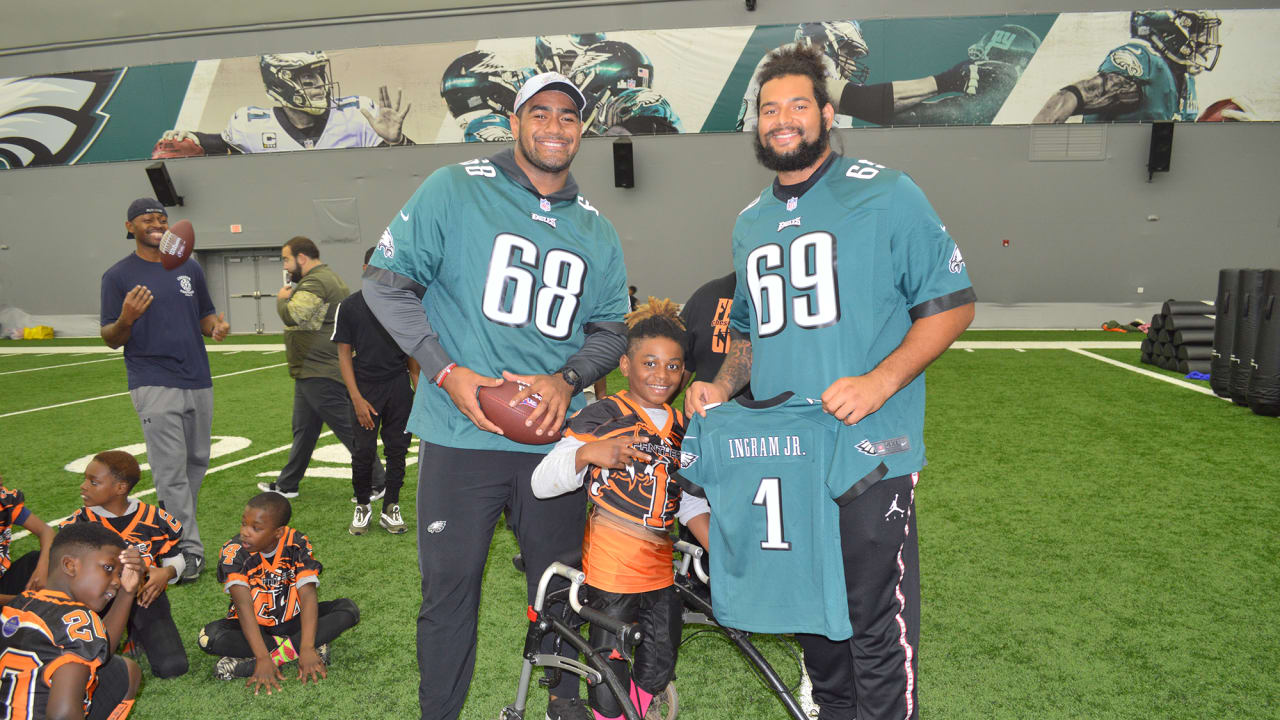 Eagles Host Chester Panthers Youth Football Team & Cheerleaders