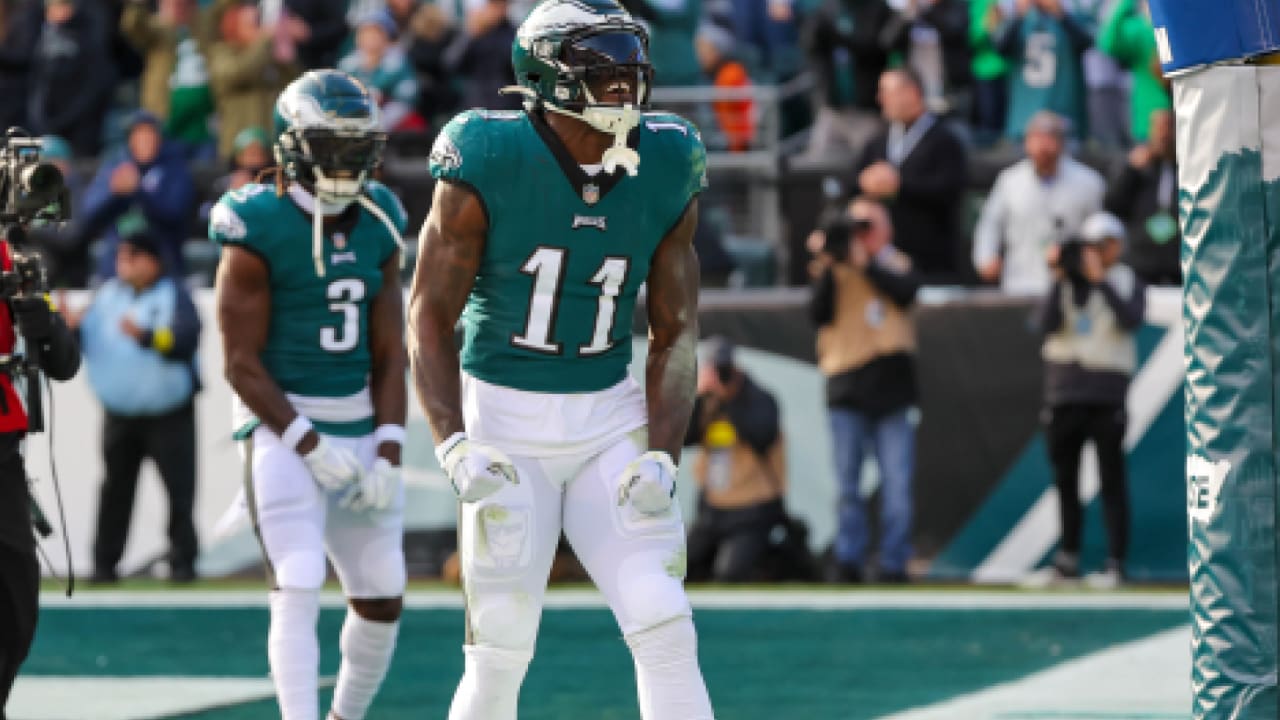 Highlights: Every A.J. Brown catch from Week 13 win over Titans