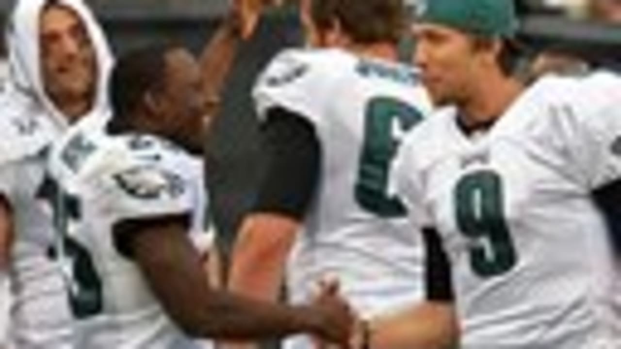 McCoy Backs Foles As The Eagles' Leader