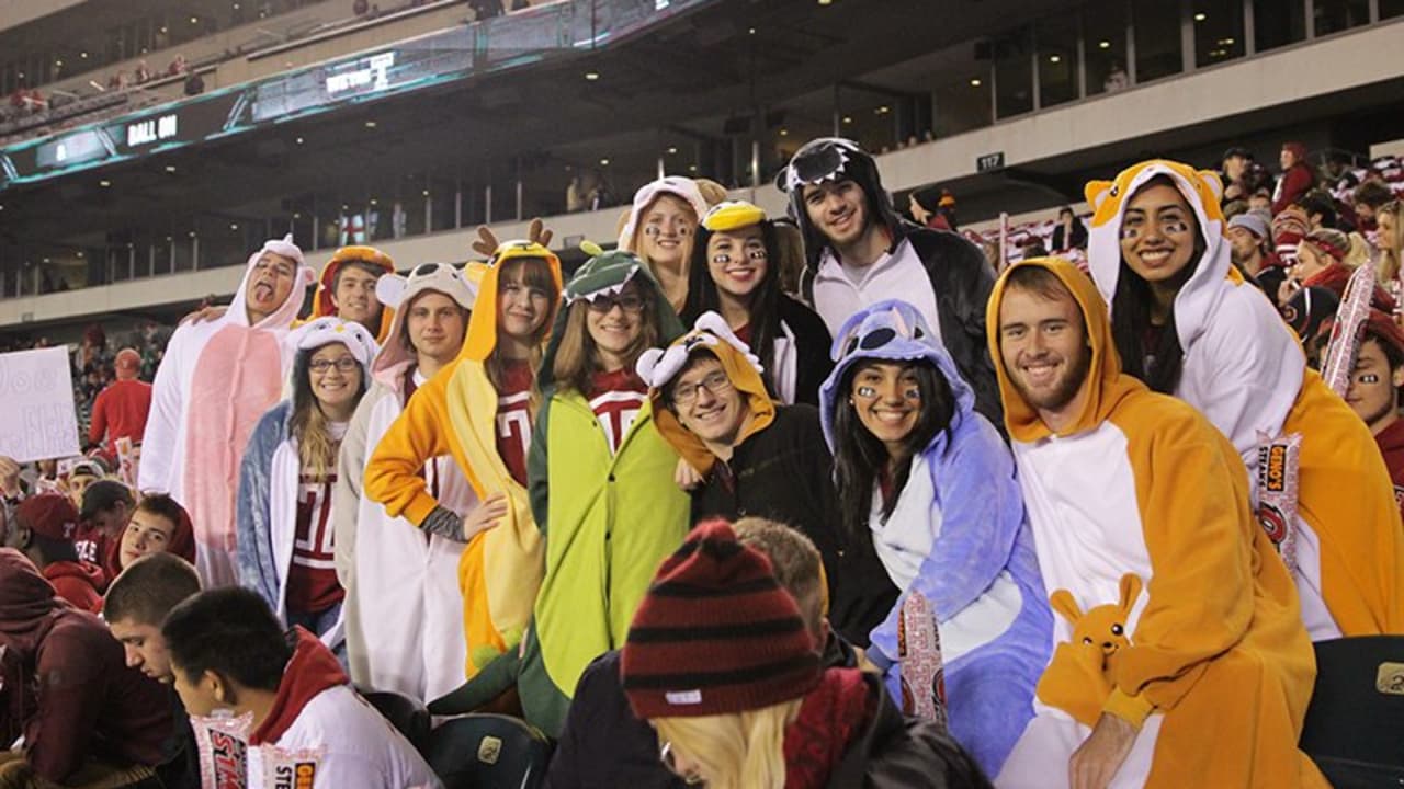 Notre Dame Vs. Temple: Halloween Costumes