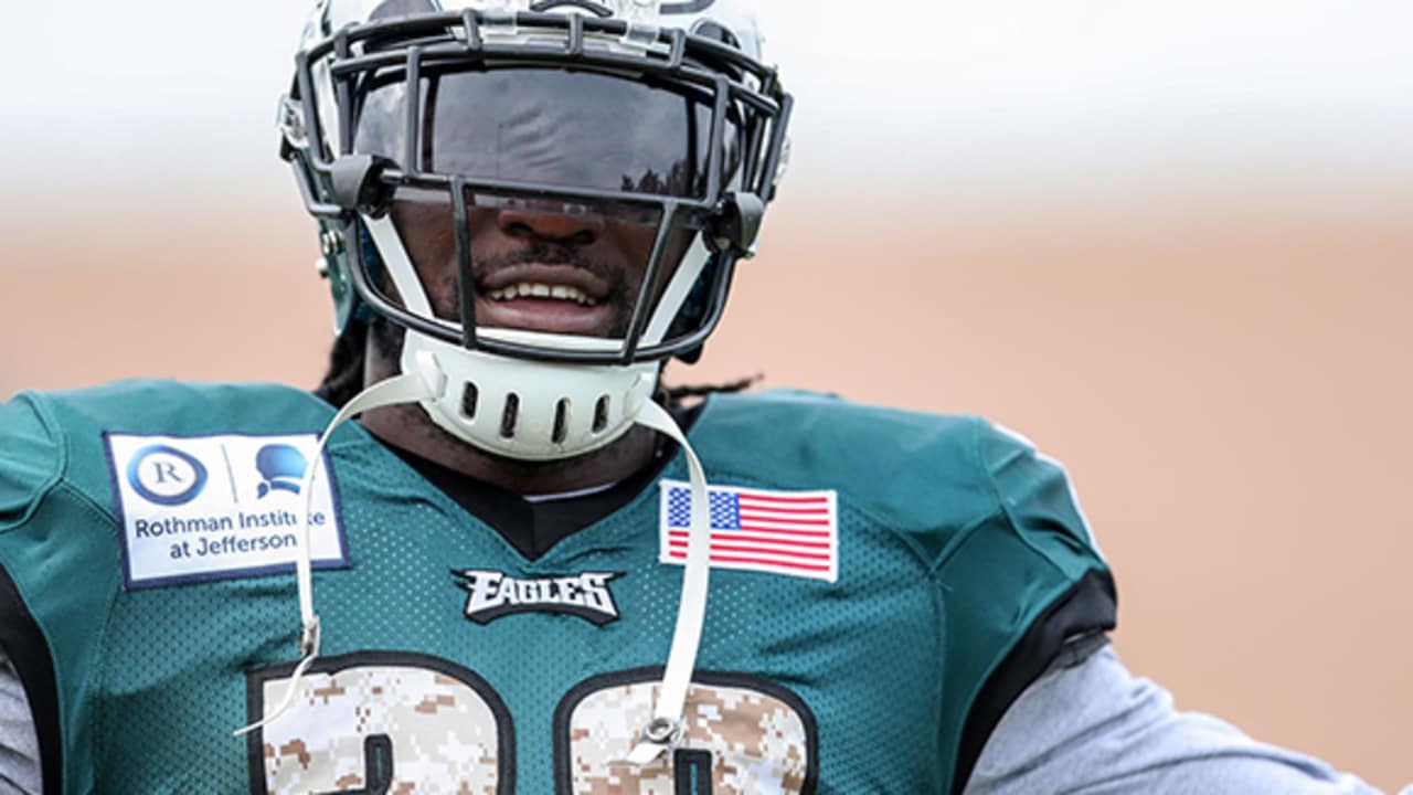 LeGarrette Blount: Jay Ajayi 'Makes Our Room A Lot Stronger'