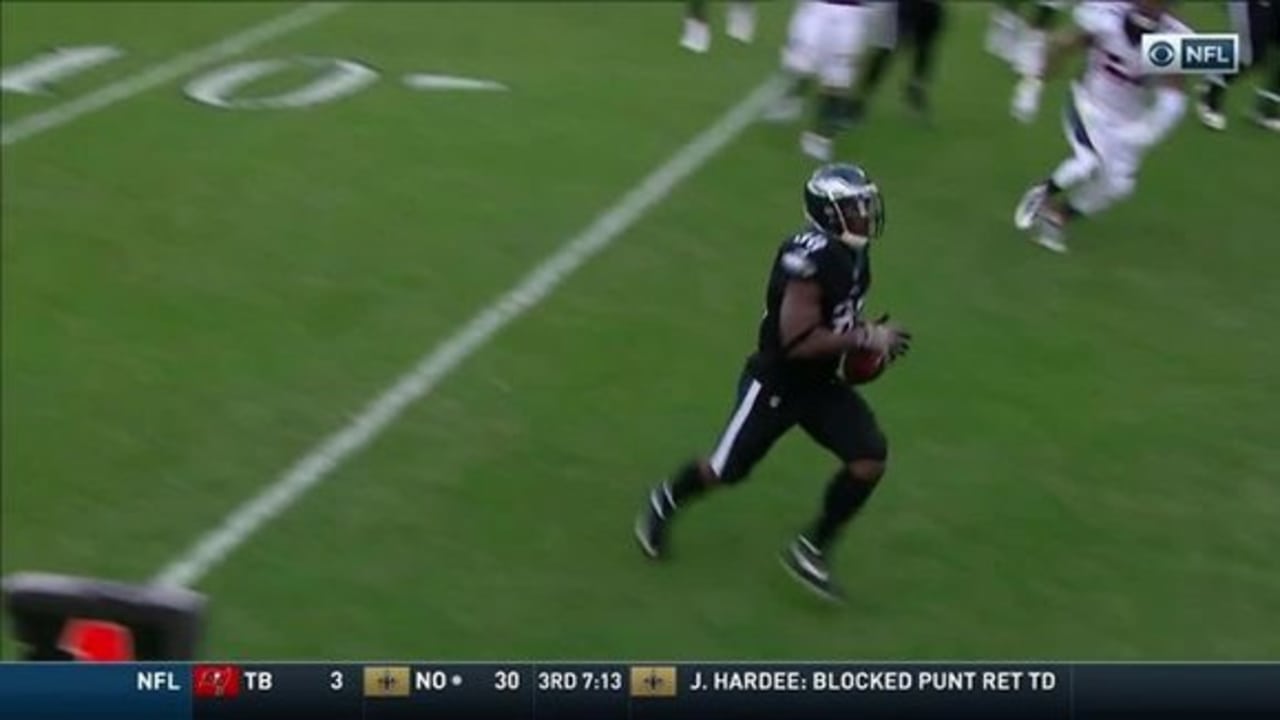 Highlight: Corey Clement Takes Option Pitch From Wentz For 2nd TD Of Game