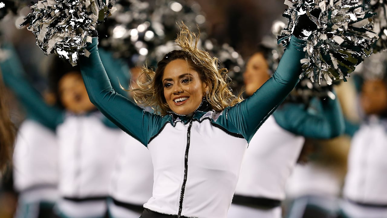 Eagles Cheerleaders: "Feel Good"