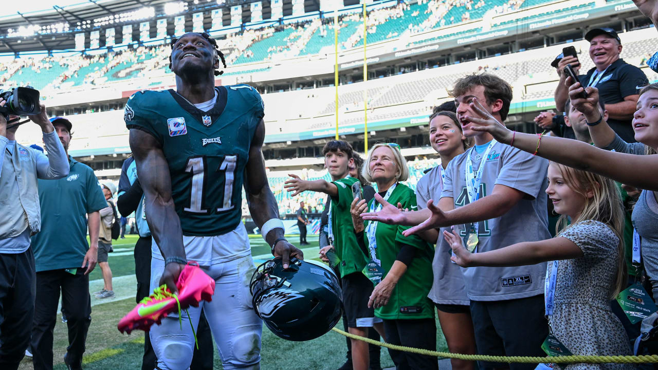 Highlights: Every A.J. Brown catch in Week 4 win over Commanders