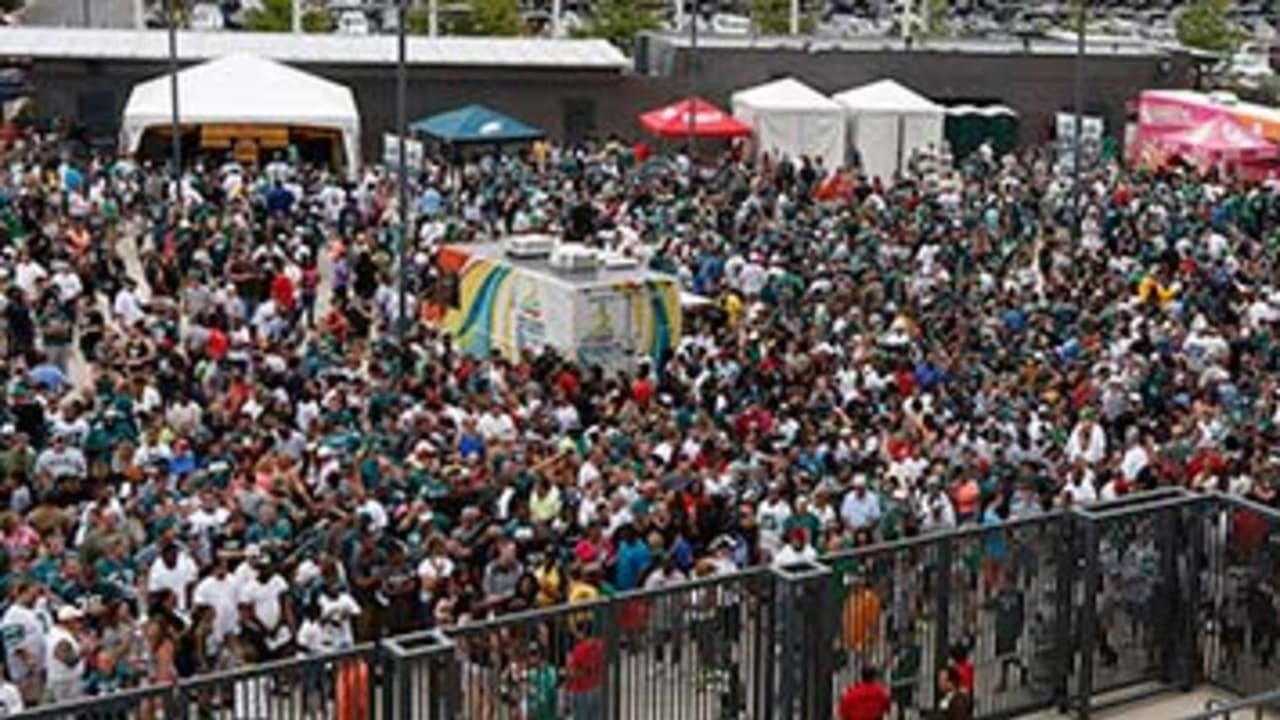 Over 110,000 Fans Watched LFF Practices