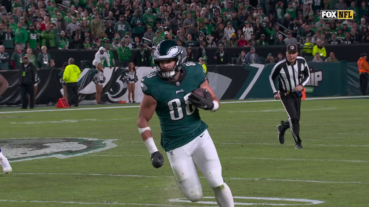 Highlight: Dallas Goedert stiff-arms his way for 28-yard gain