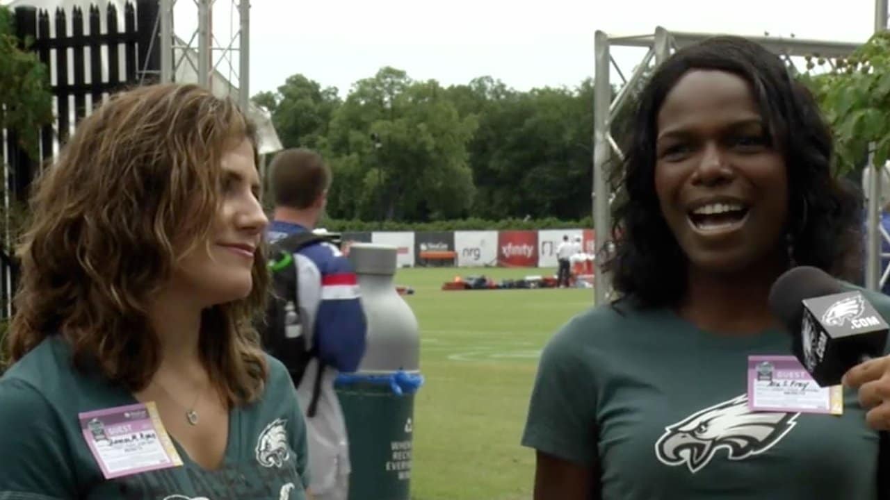 Fans Share Thoughts On Kelly