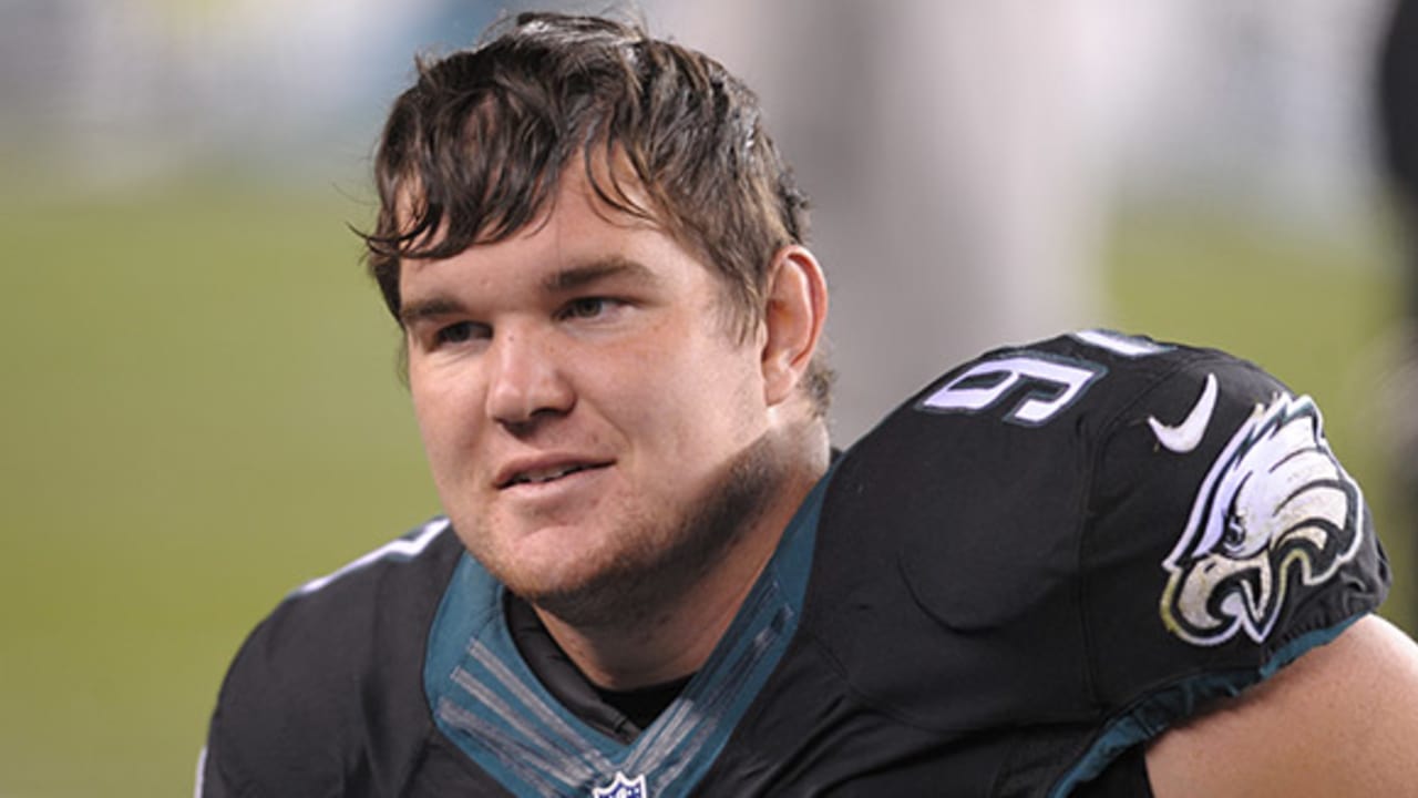 Hart Trying To Make It As OT With Eagles