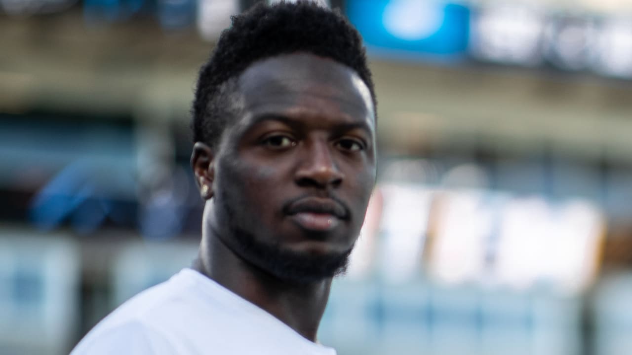 Eagles sign RB Jordan Howard to the active roster