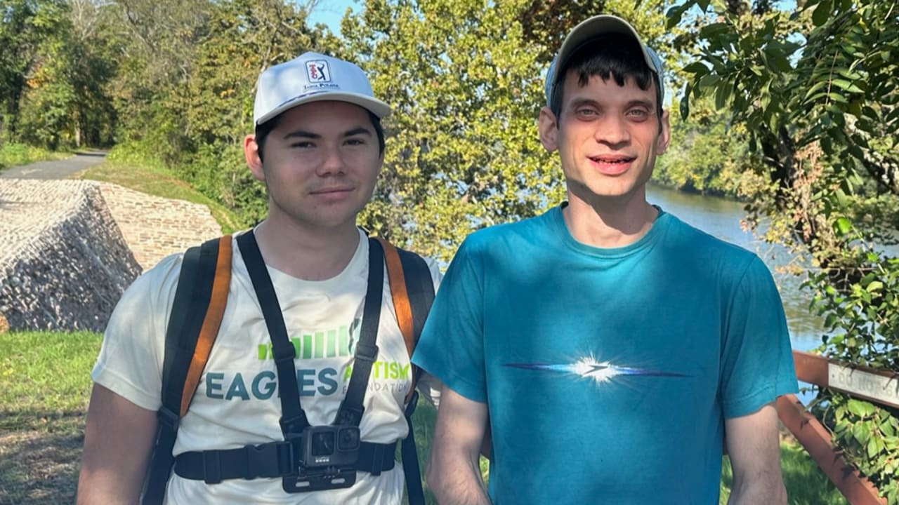 Benjamin Franklin-inspired walk raises more than $11K for Eagles Autism ...