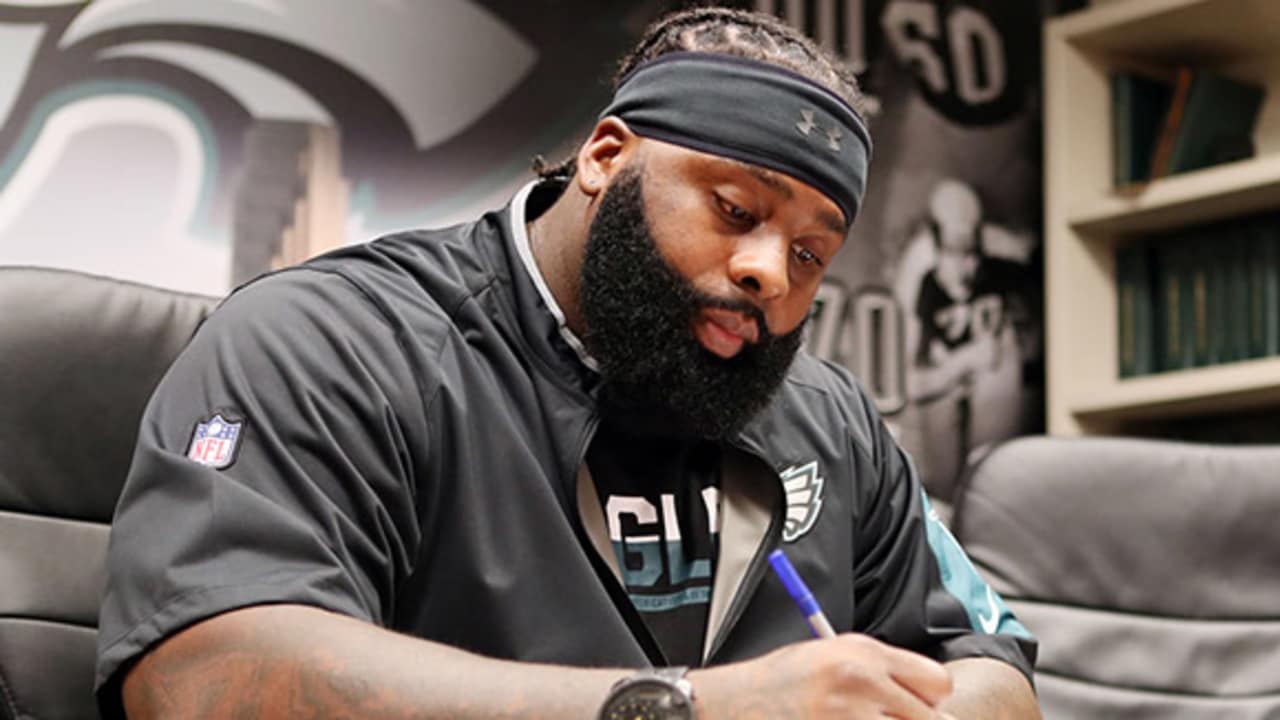 Jason Peters Signs A One-Year Extension