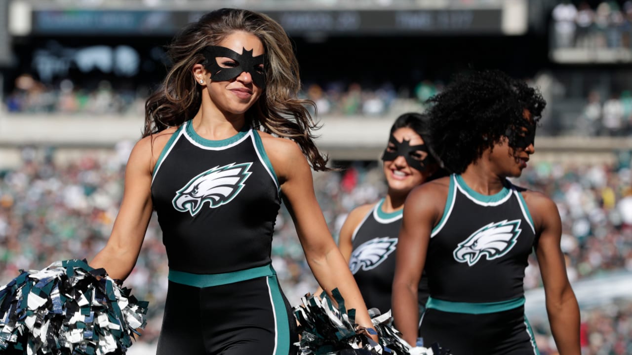 Eagles Cheerleaders on Gameday: Pittsburgh Steelers