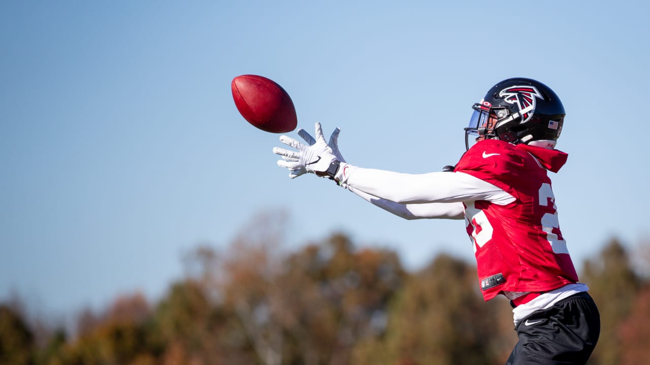 Defensive backs prepare for Panthers | Falcons at Work